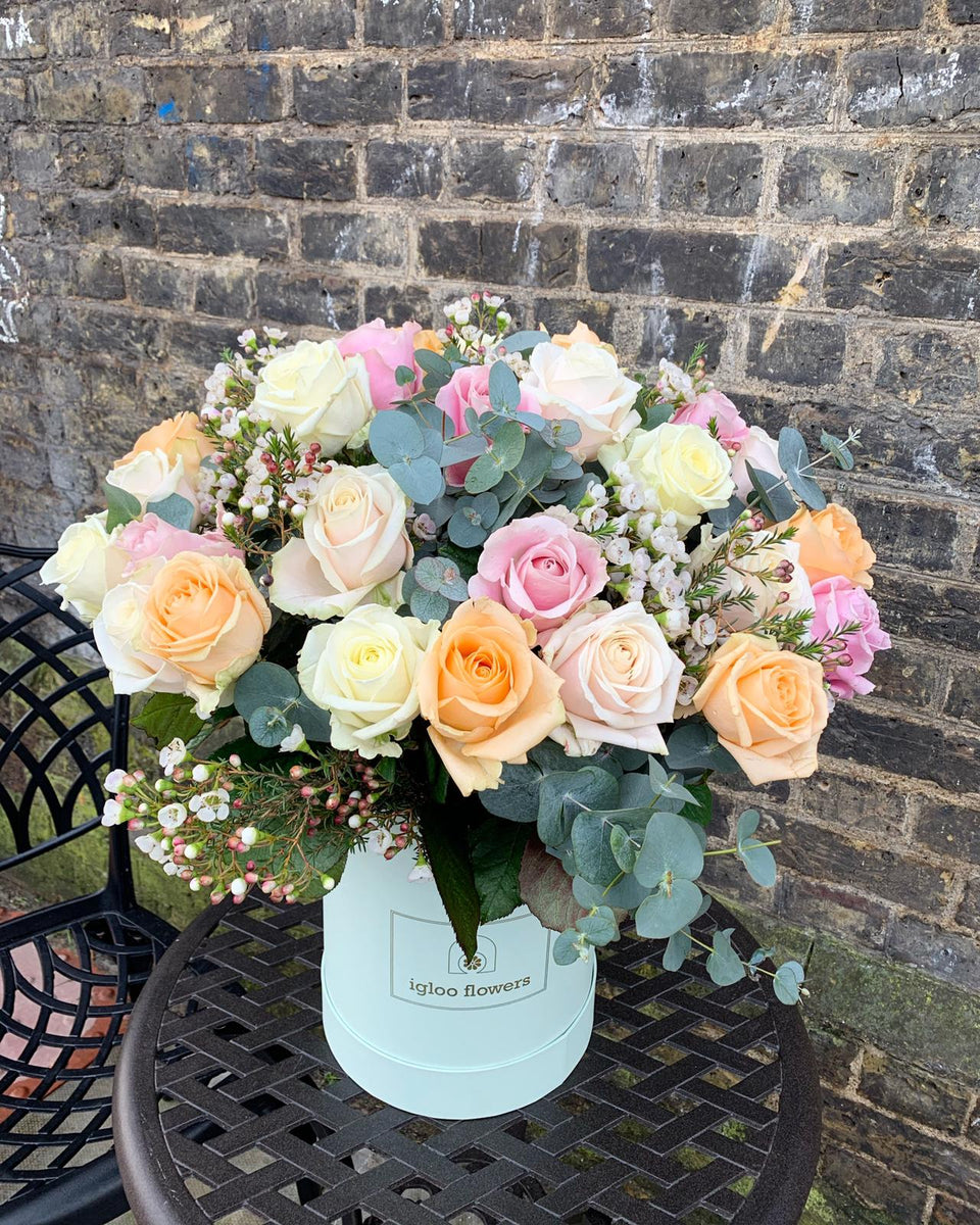 Large Mixed Pastel rose bouquet – iglooflowers.com